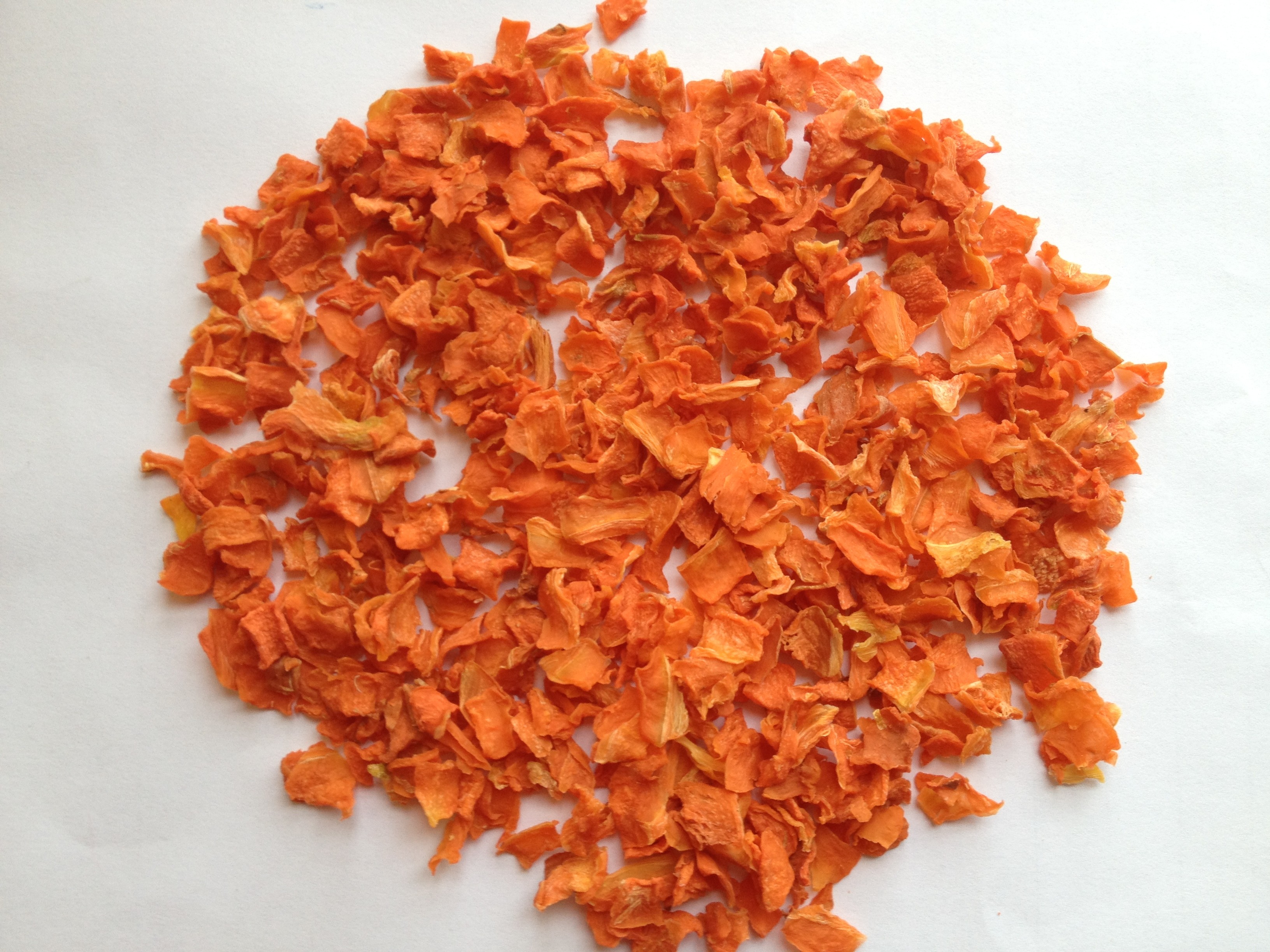 10×10×3mm Food Dehydrator Chips / Dehydrated Carrot Flakes With ISO ...